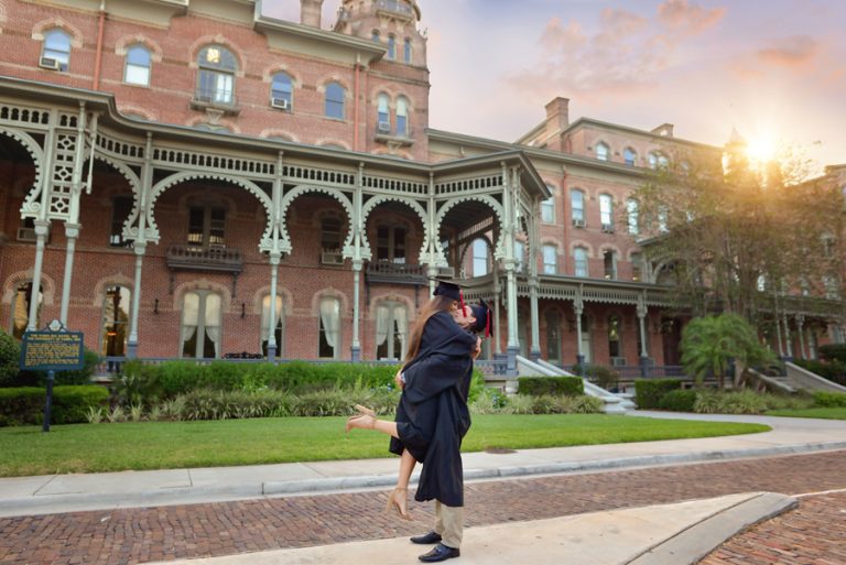 E & L Graduation Photos, University of Tampa {Tampa Graduation ...